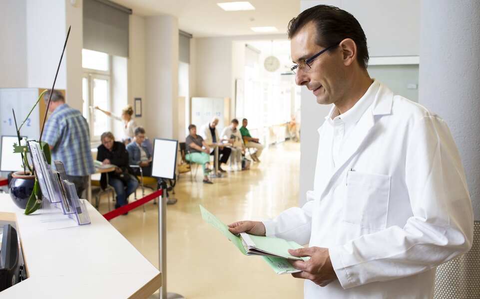 Arbeiten mit Weitsicht - Interview mit dem neuen Chefarzt Prof. Fritz ...